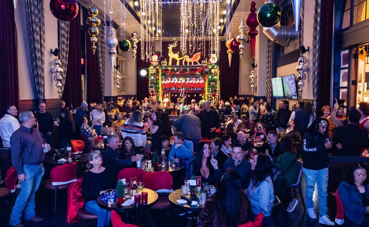 Bars in Grapevine TX | Third Rail & Main Bars Near DFW Airport